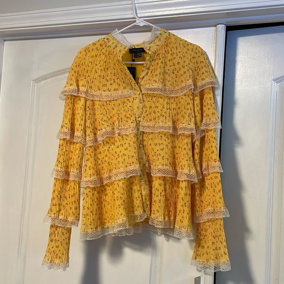 Gracia | Tops | Gracia Ruffly Blouse | Poshmark